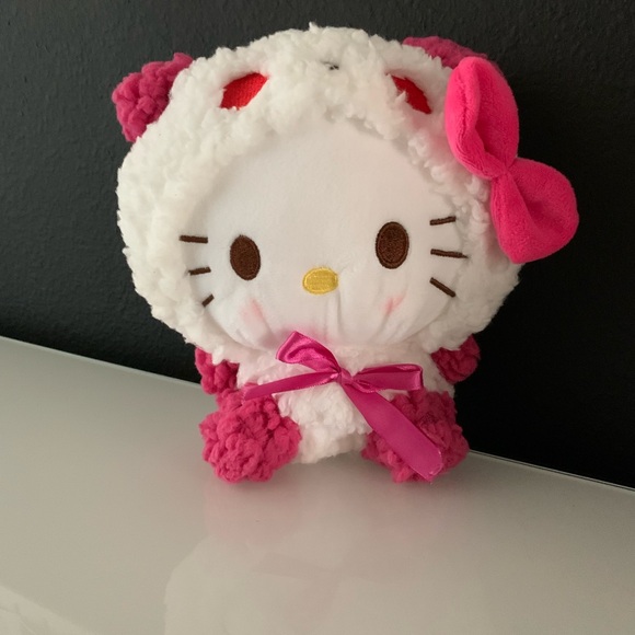 Hello Kitty | Accents | Hello Kitty Plushie Fuzzy Pink And White Blush ...
